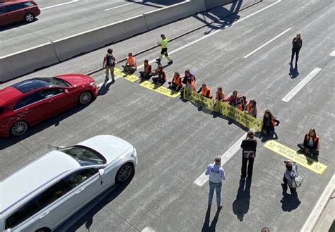 Mega Stau Auf Österreichs Straßen ‒ Und Die Klima Chaoten Mittendrin Exxpress