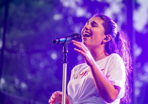 Why Do Singers Wear Headphones 3 Simple Reasons