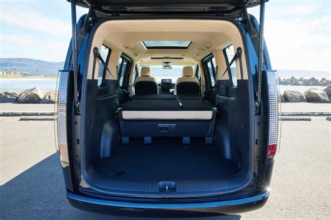 Hyundai Staria Highlander