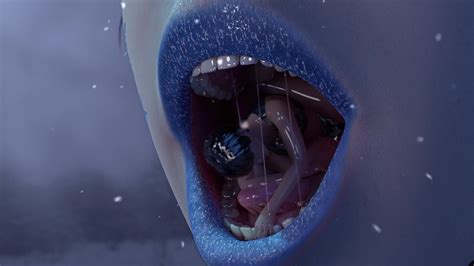 Giantess Swallow Tiny