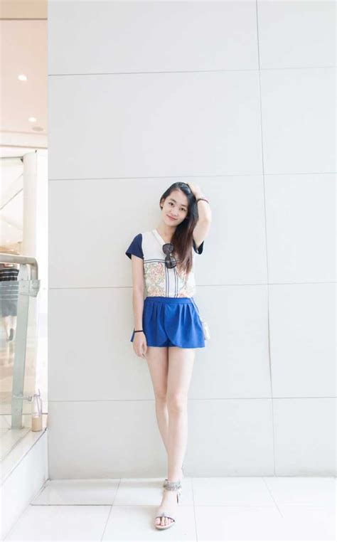 高清街头偶遇街拍少女图册 万佳直播吧