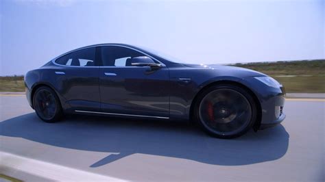Review Tesla Model S P90d Almost Perfect