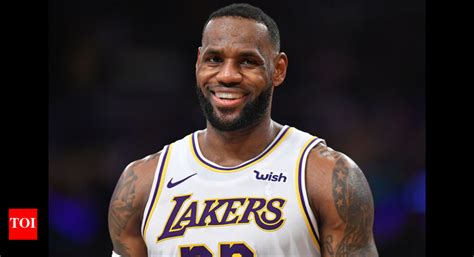 Brons Vegas Nights Lebron James Raps Along To E 40 In Sizzling Dance