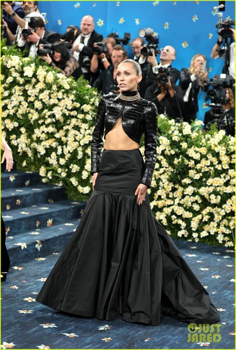 Miley Cyrus Is Tailored To Perfection In Alaïa At Met Gala 2025 Photo