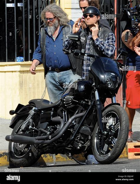 Charlie Hunnam Sons Of Anarchy On Bike Sons Of Anarchy 2008