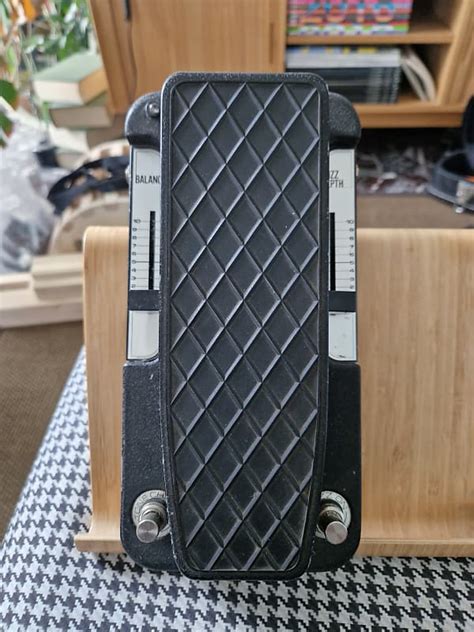 Ibanez Double Sound Wha Fuzz Reverb