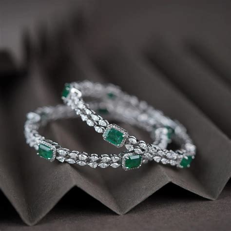 Emerald Elegance Bangles Js Solitaire