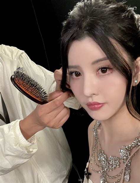 Serious Mediacorp Queen Fann Invited To Join Chink Milf Girl Group