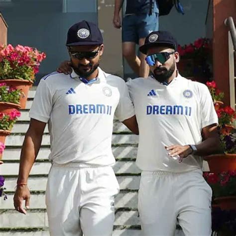 Mohammed Siraj To Akash Deep Indian Pacer Mohammed Siraj Motivates Akash Deep During Bowling