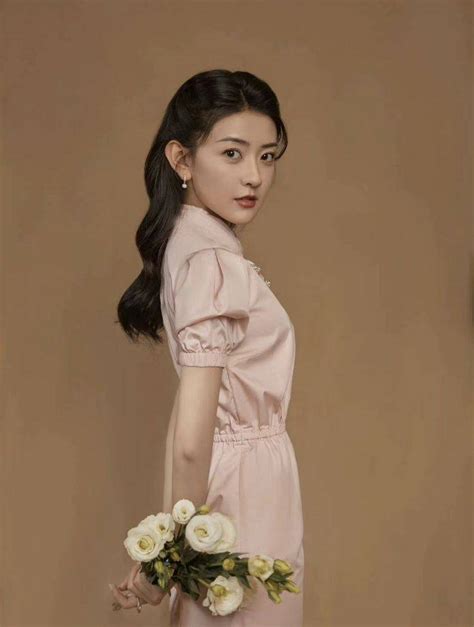 女明星梁洁写真合集：清新靓丽、俊美秀气 搜狐大视野 搜狐新闻