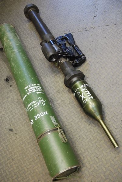 Deactivated Rocket Launcher Shoulder Launch Man Portable Deactivated