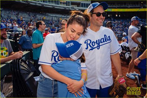 Selena Gomez Plays Baseball Bowls In Big Slick Celeb Weekend With Paul Rudd Photo