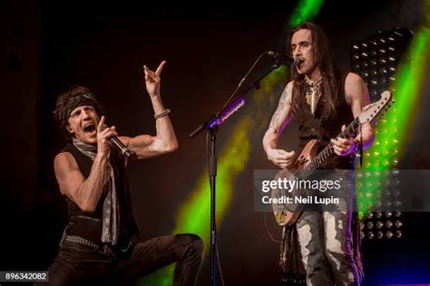 Nuno Bettencourt Photos And Premium High Res Pictures Getty Images