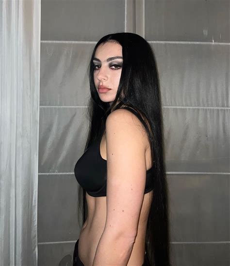 Charli Charli Xcx Just Girl Things Pretty People