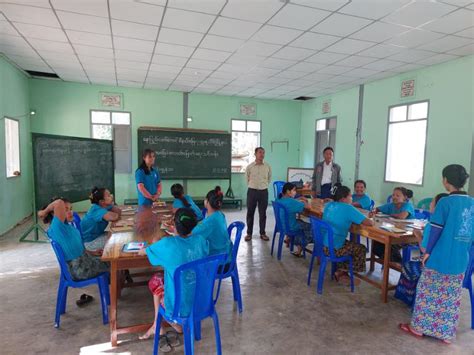 ဥတ္တရသီရိမြို့နယ်၌ အခြေခံစာတတ်မြောက်ရေးသင်တန်းသင်ကြားပို့ချနေခြင်းကို မ