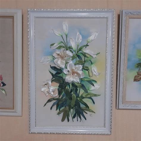 Картина вишита стрічками білі лілії — ціна 3300 грн у каталозі Картини