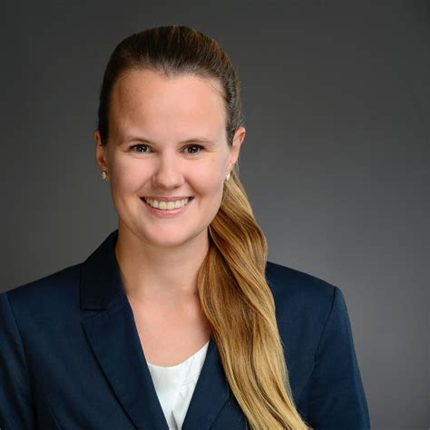 Saskia Vaselli Recruitment Consultant Treasury Financeprofessionals Xing