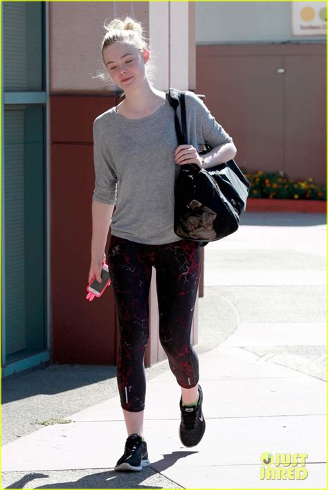 Dakota Fanning On Very Good Girl Sex Scenes I Wasnt Very Uncomfortable With It Photo