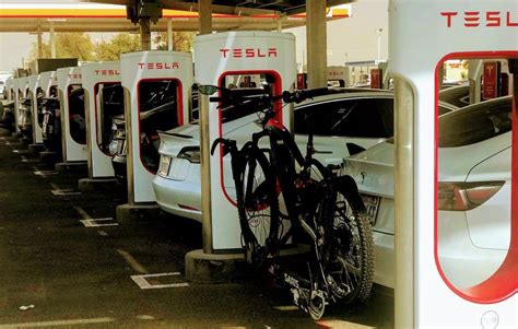 Tsla Teslas 100 Stall Supercharger Oasis In The Mojave Desert Will Be