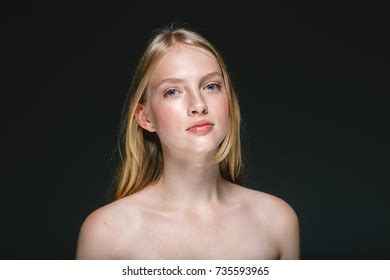 Portrait Harmonious Natural Young Nude Woman 스톡 사진 1037475961