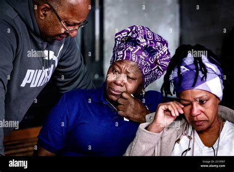 Amsterdam Attendees Are Emotional During A Singi Neti For Desi