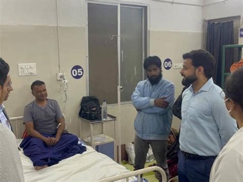 Chhattisgarh Durg Dm Pushpendra Kumar Meena Suddenly Visited Durg District Hospital At Night Ann