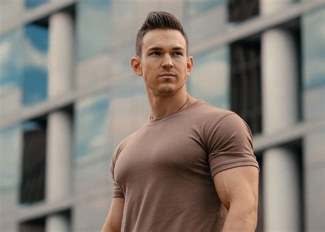 25 Alpha Male Traits and How to Recognize Them In a Man » GoDates
