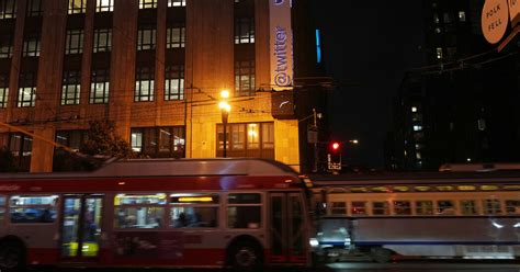 Elon Musks Twitter Faces Exodus Of Advertisers And Executives The
