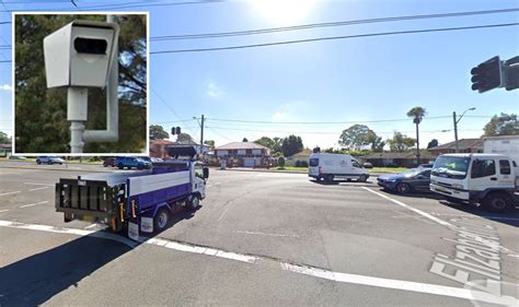 New Red Light Speed Camera For Busy Intersection In Sydneys South West Australian Truck Radio
