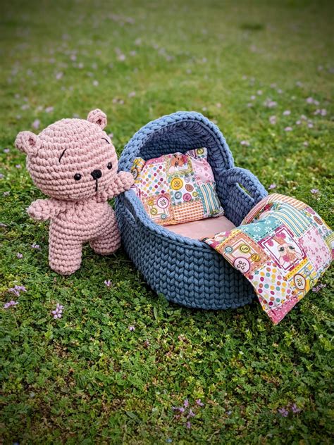 01 Háčkovaný Macko V Postieľke VeĽkÁvlna