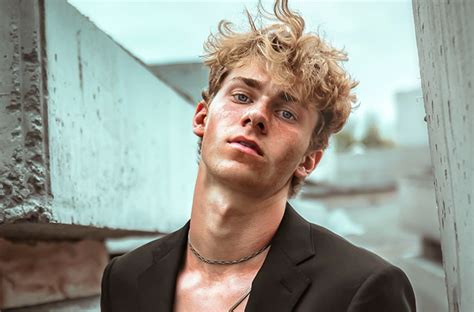 Ftm Makeup Tips How To Look More Masculine
