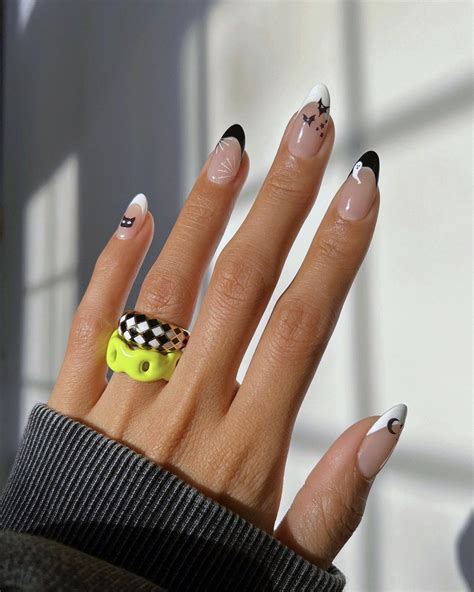 Miley Cyrus Nail Art