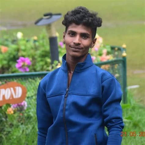 Vvvaran Vvvaran • Threads Say More