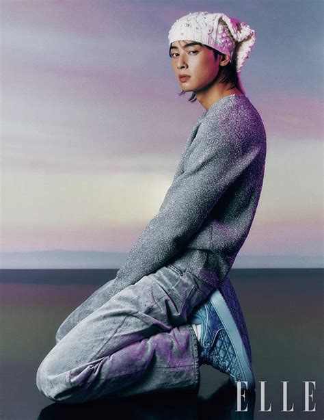 Cha Eunwoo 차은 우 연예인 포즈