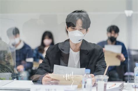 Sf S Rowoon Kim Hee Sun Lee Soo Hyuk And More Get Together At