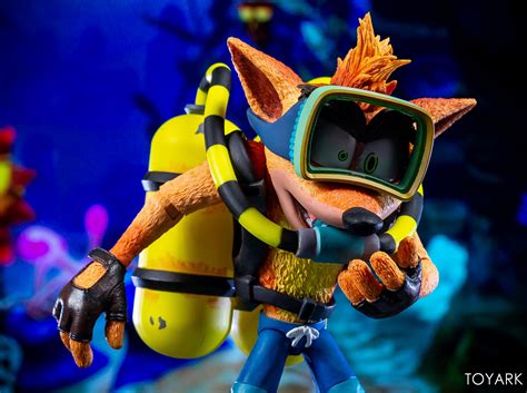 Crash Bandicoot Deluxe Scuba Gear Crash Figure By Neca Toyark Photo