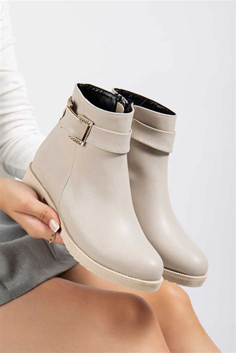 Hale Shoes حذاء شتوي مريح للنساء ذو لون بيج مع مشبك وسحاب ونعل غير قابل للانزلاق H012 ترينديول