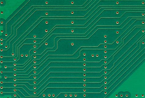 인쇄 회로 기판 수평 패턴 천연 녹색 질감 전자 부품 Pcb 플레이트 플랫 레이 매크로 근접 촬영 동일 평면 마이크로 스트립 및 스트립 라인 황금 핀 대형 상세 복사 공간