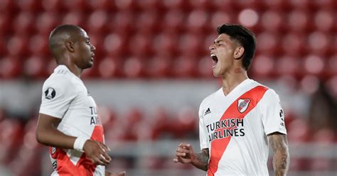 Hinchas De River Plate Pierden La Paciencia Con Jorge Carrascal Así Lo