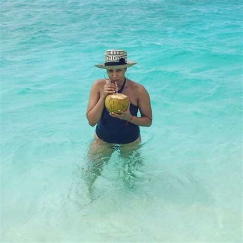 Tia Mowry Bikini Photos Actress Sexiest Swimsuit Pictures Closer Weekly