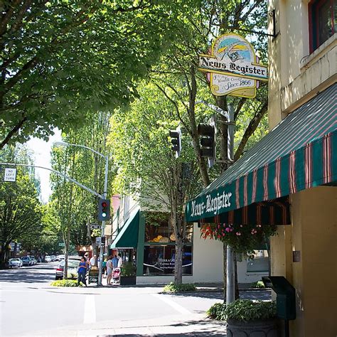 This Oregon Downtown Is Made For Strolling