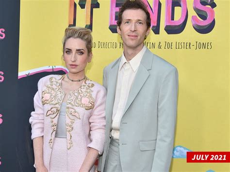 New Girl Actress Zoe Lister Jones Files For Divorce New York Weekly