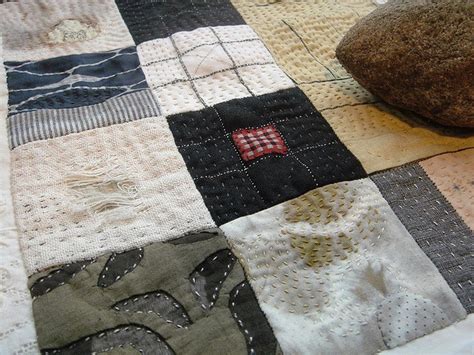 Quilt With Rock Quilts Quilt Stitching Embroidery And Stitching