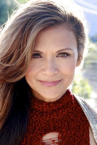 Nia Peeples About Entertainmentie
