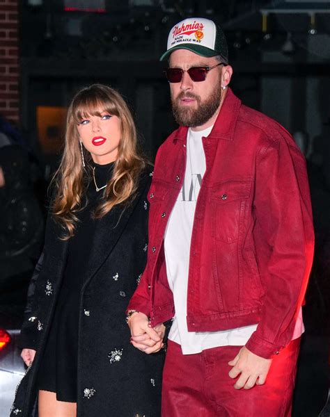 Taylor Swift Travis Kelce Have Date At Florida Restaurant Amid Nfl