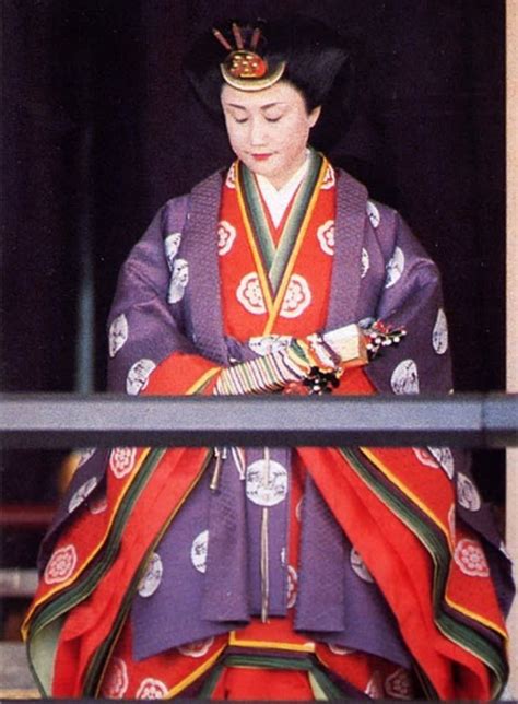 華子妃殿下の装いに間違いは有りません ～ましてお美しいお着物ならなおのこと♪♪～ シロガネの草子 草子 喜助 華子