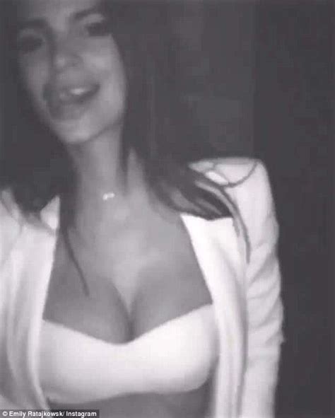 Emily Ratajkowski Dances Sexily In A White Bra Top Daily Mail Online