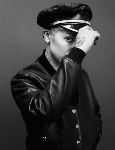 Sin Wai Kin Modern Weekly China