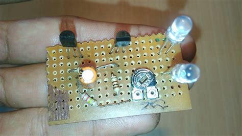 Blinking Led Lights Using Two Transistors And One Capacitor