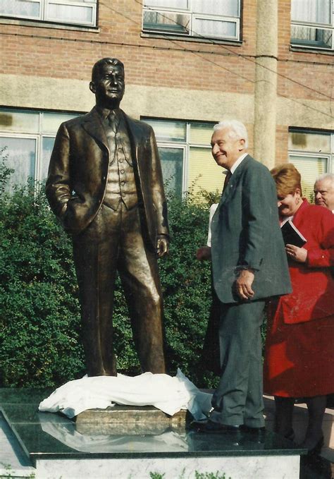 Tomáš Baťa Mladší Syn Ktorý Splnil Otcov Sen A Začal Obúvať Svet